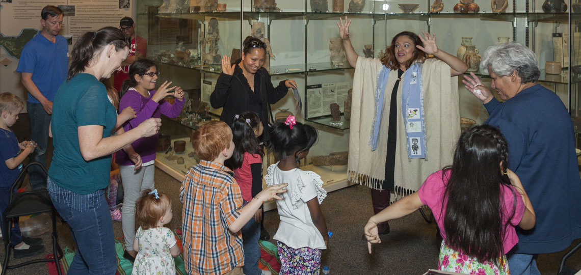 Join us for storytelling in English and Spanish | Denver Art Museum